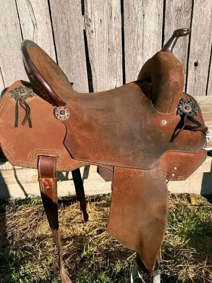 15” Used Robbie Philips Saddle - Leaf Lite Saddlery