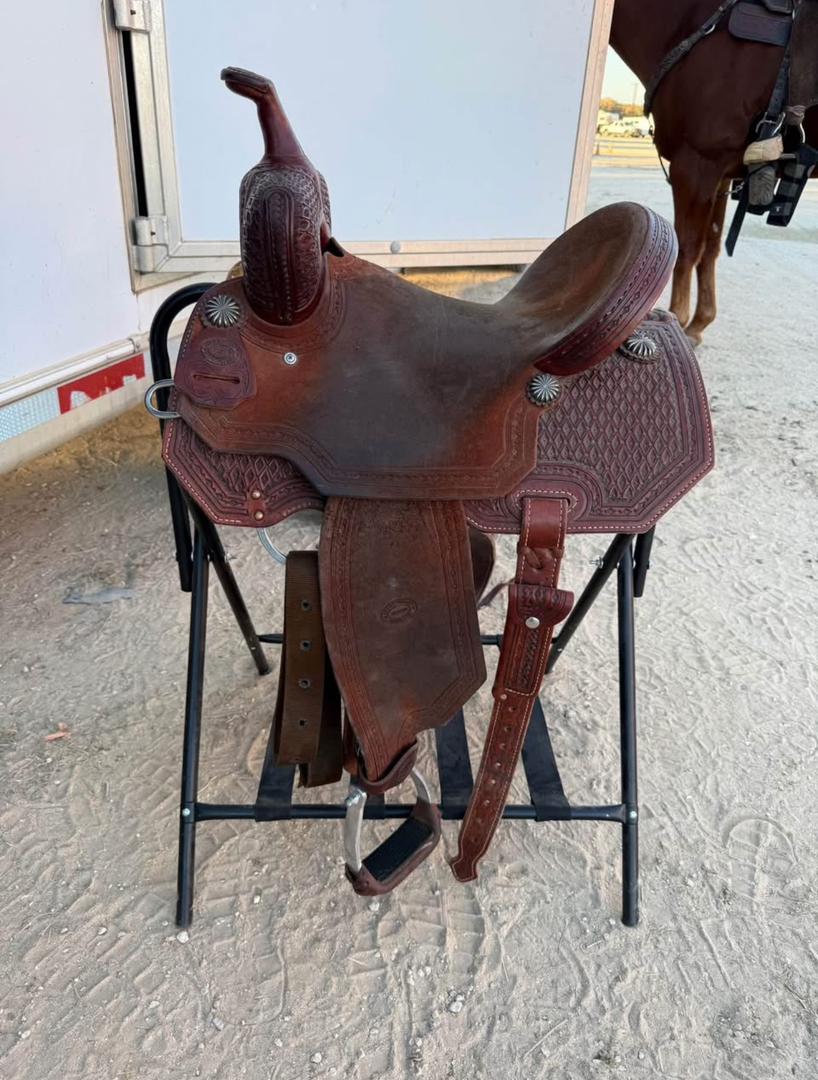 15” Used Robbie Philips Saddle - Leaf Lite Saddlery